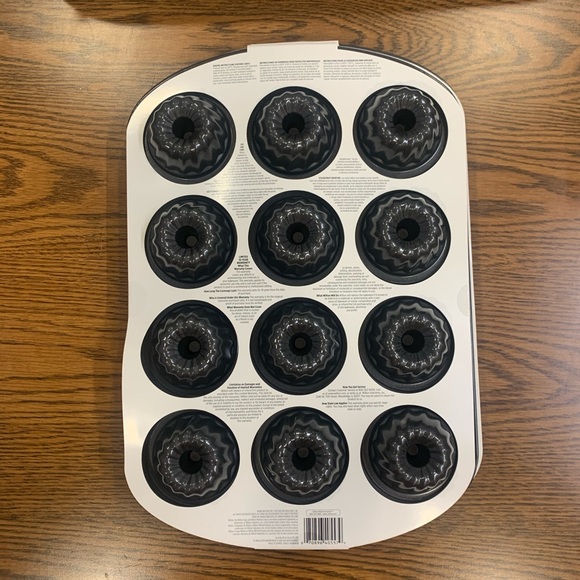 Wilton | Kitchen | New Wilton Mini Fluted Pan W 2 Cavities | Poshmark